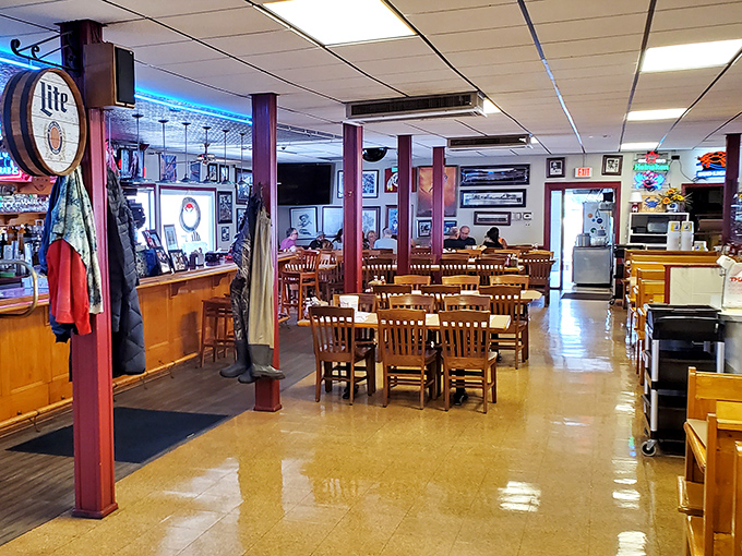 The no-frills interior speaks volumes: this place puts its energy into what's on your plate, not what's on the walls.