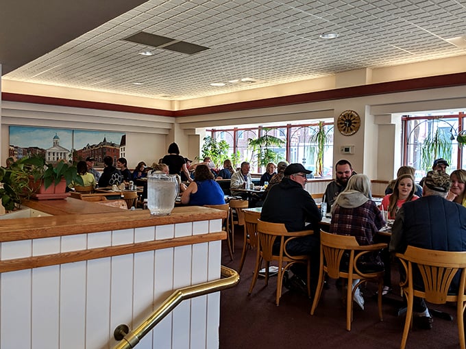 The dining room hums with conversation and clinking silverware – breakfast democracy in action where everyone gets a vote on what makes mornings great.