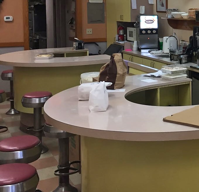The retro counter setup feels like stepping into a time machine—one that happens to serve the best breakfast in town.