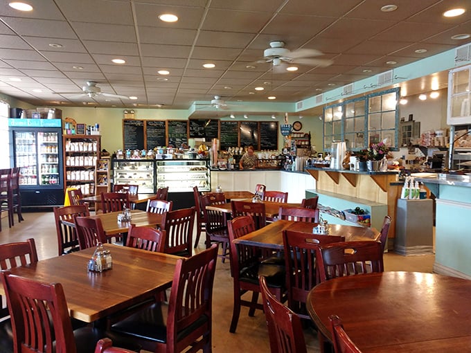 Warm wooden tables, turquoise accents, and that unmistakable coffee aroma—walking into The Perfect Cup feels like the breakfast equivalent of a bear hug.