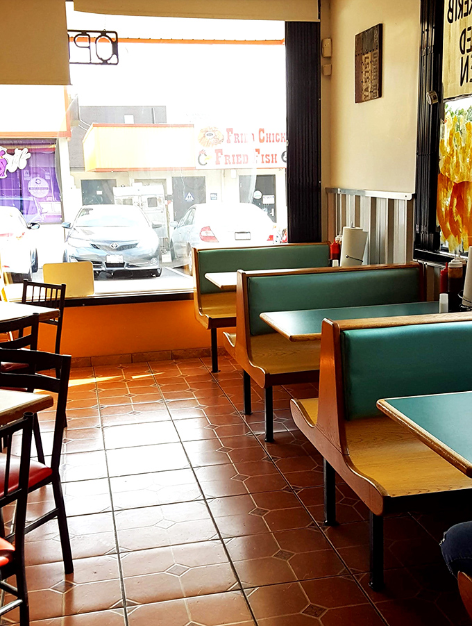 Simple booths and no-nonsense decor tell you everything you need to know—they're focusing on the food, not fancy furniture.