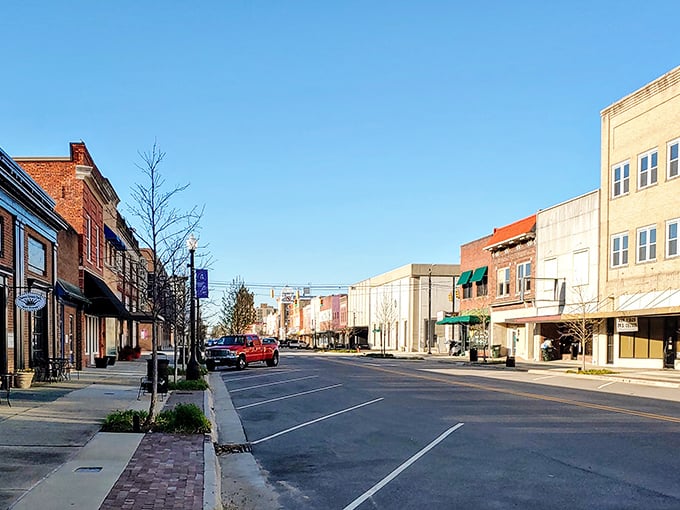 Wide streets and ample parking – a small-town luxury that big-city folks would trade their subway passes for in a heartbeat. 