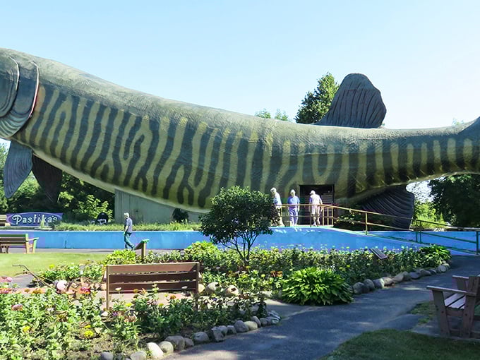 The legendary 143-foot muskie at the Fresh Water Fishing Hall of Fame isn't just big—it's the aquatic equivalent of the Statue of Liberty for fishing enthusiasts.