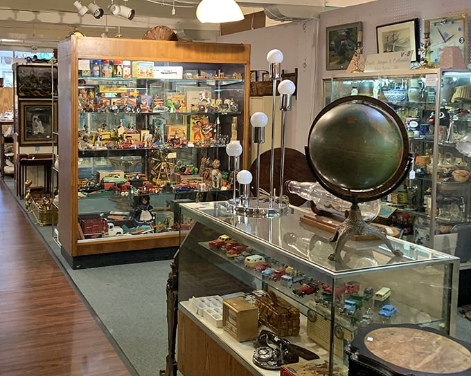 Time travel in a display case! Vintage toys and collectibles that will have you pointing and saying, "I had that!" to complete strangers.