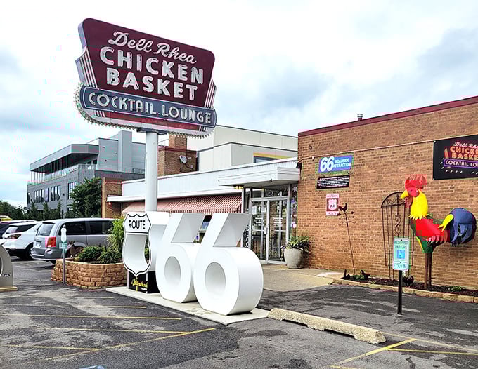 This vintage roadside gem has been luring travelers with promises of perfect chicken baskets.