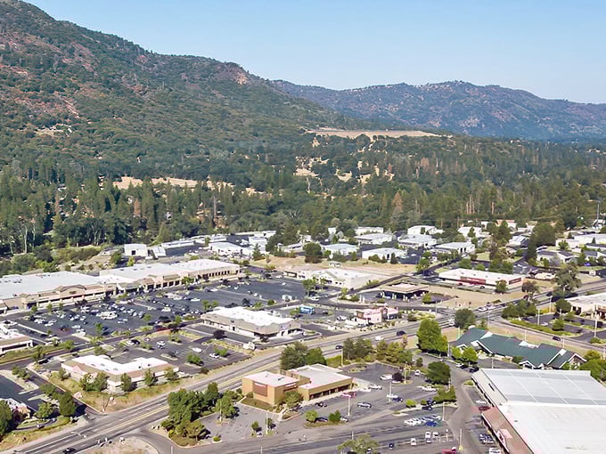 Oakhurst spreads below the Sierra foothills like a perfectly planned retirement community with mountain views included.