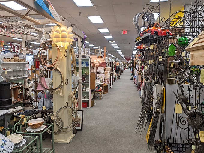 Imagine wandering through aisles where yesterday's treasures await new homes. Ohio Valley Antique Mall doesn't sell items - it sells stories.