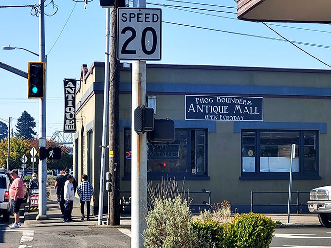 Phog Bounders may look unassuming from the street, but inside it's an Aladdin's cave of vintage treasures. The best things in Astoria aren't always at the Goonies house!