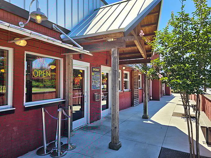 Rocky's rustic red exterior promises Nashville heat with South Carolina hospitality. Your taste buds are about to go on an adventure!