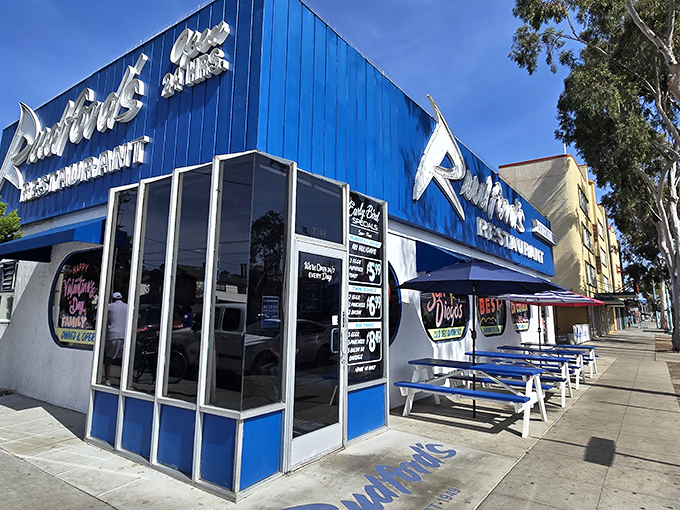 That brilliant blue facade isn't just eye-catching – it's a beacon calling all serious breakfast enthusiasts home.