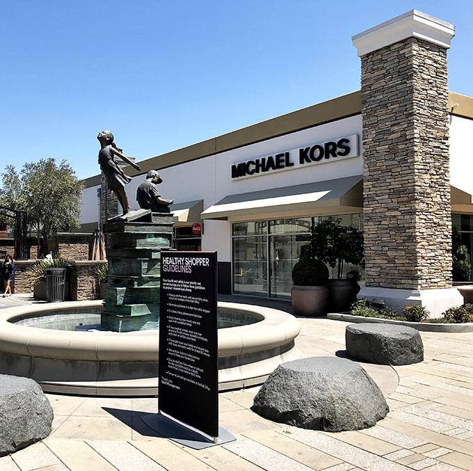 It’s like retail therapy on steroids—San Francisco Premium Outlets turns shopping into a full-day adventure worth savoring.