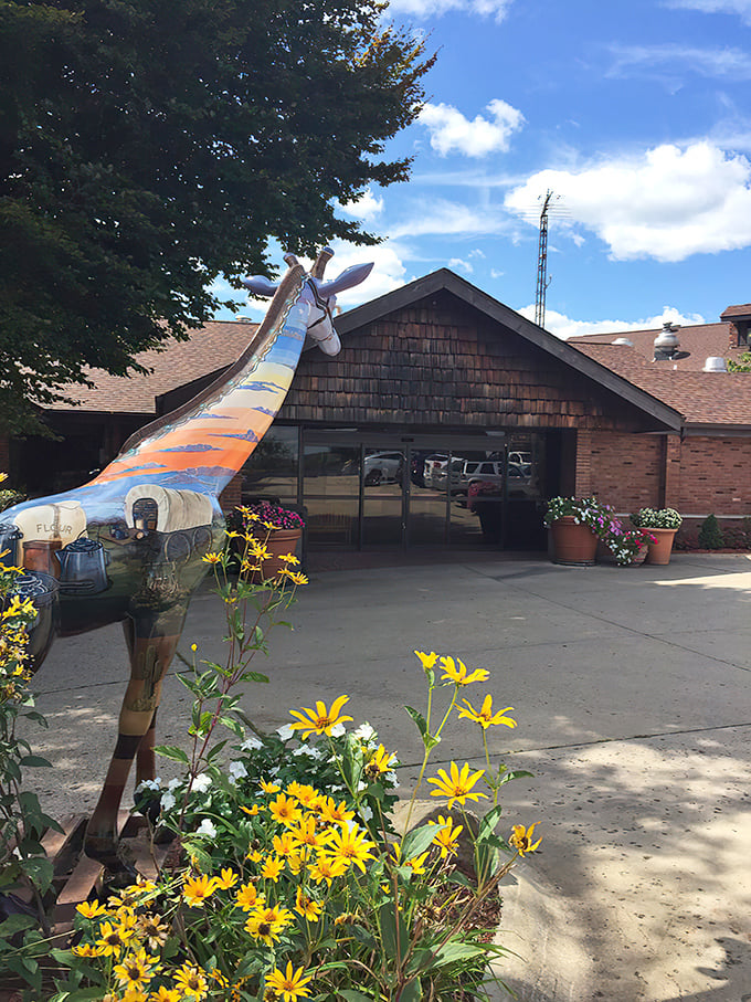 That rustic charm isn't an accident – it's setting the stage for both great steaks and live entertainment.