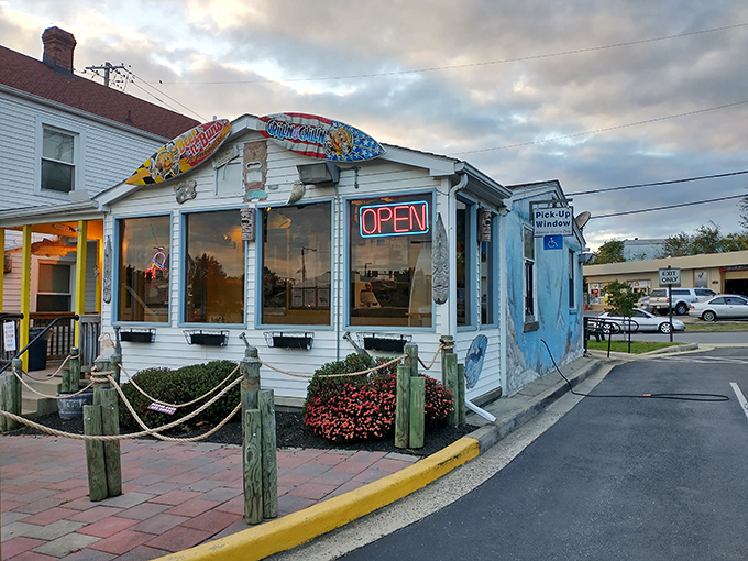 That nautical charm says "ahoy there, hungry sailor" – Frederick's quirkiest burger destination sets sail daily.