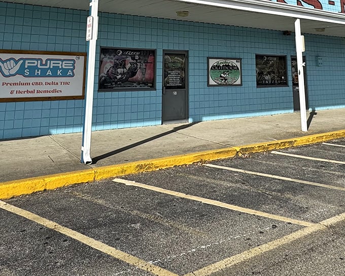 Is that a CBD shop? Columbus Market's eclectic mix includes everything from herbal remedies to vintage treasures – truly something for everyone.