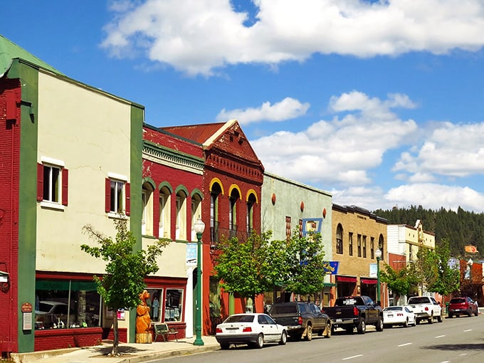 A rainbow coalition of storefronts! Quincy's architectural personality disorder creates the kind of small-town charm that big-city developers try (and fail) to replicate.