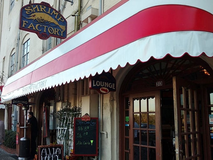 Historic brick and timeless seafood – The Shrimp Factory serves up Savannah's maritime heritage on every delicious plate.