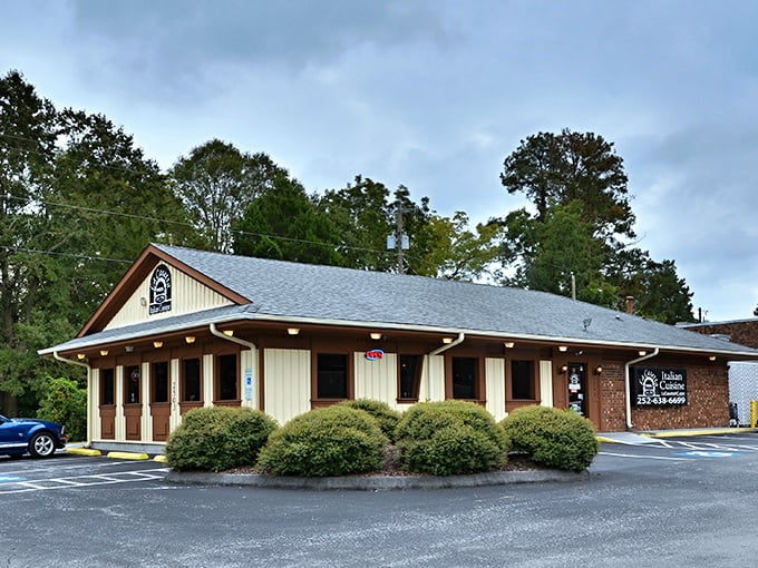 The Pamlico County Shrine Club offers small-town charm in spades—the kind of place where "casual dining" isn't a marketing term but a way of life.