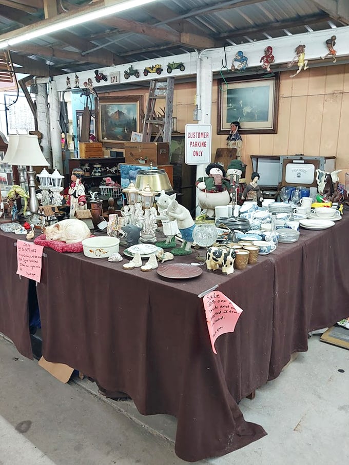 Customer parking only – because these vintage treasures and handmade finds deserve their own dedicated browsing space.
