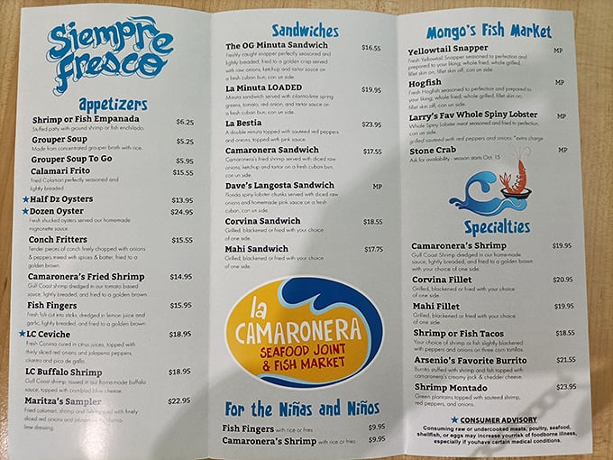 The menu reads like a love letter to the sea. "Siempre Fresco" isn't just Spanish for "Always Fresh" – it's a solemn promise to your taste buds.