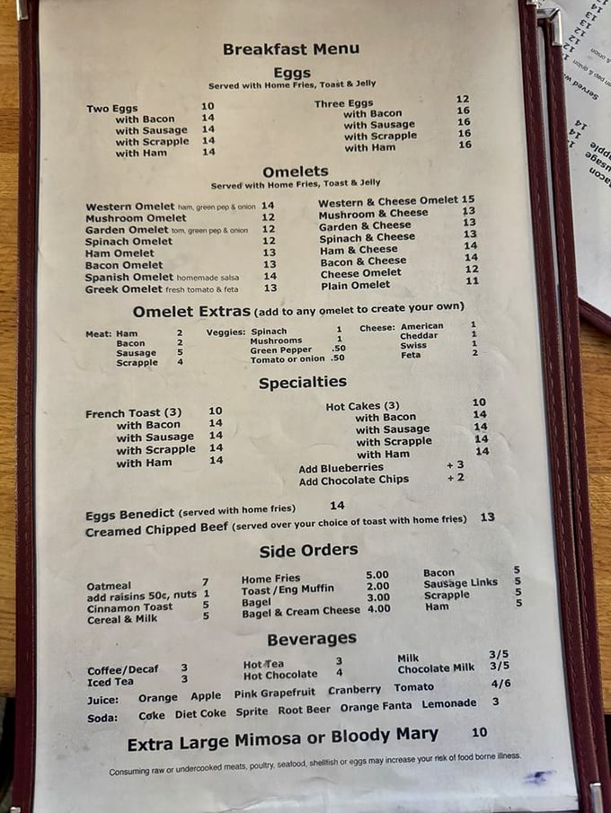 A menu that doesn't need fancy fonts or pretentious descriptions—just honest breakfast classics that have stood the test of time and countless hungry beachgoers.