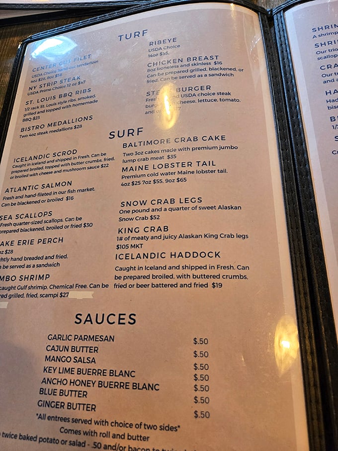 The menu reads like a coastal road trip – from Maine lobster to Alaskan crab legs. Geography never tasted so good!