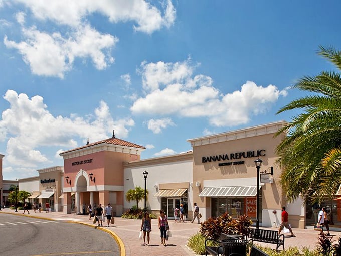 Blue skies, palm trees, and Banana Republic – the Florida trifecta that makes "just browsing" the biggest lie you'll tell yourself today.