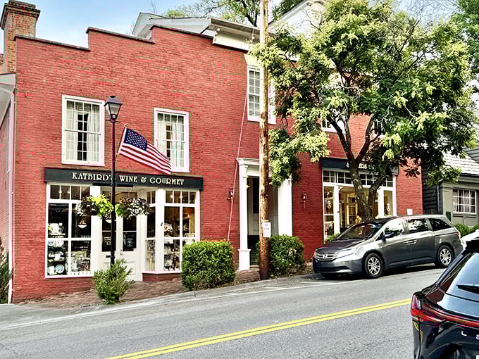Abingdon's historic charm whispers stories from centuries past while inviting you to write your own chapter.