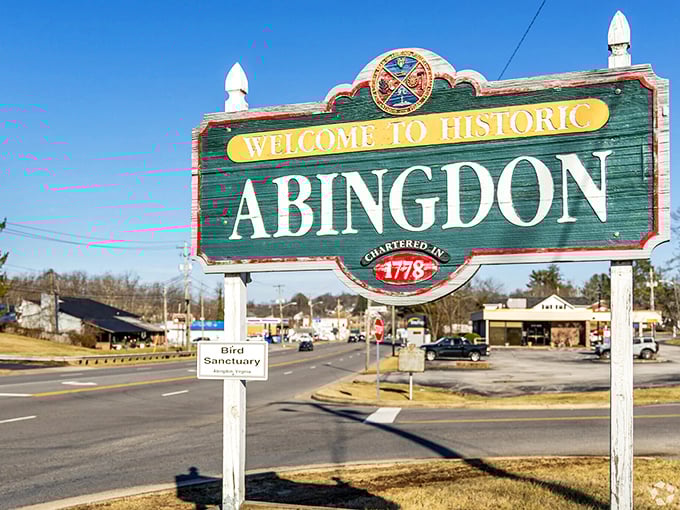 Welcome to Historic Abingdon, Virginia — a town steeped in history since 1778, where Southern charm meets small-town hospitality.
