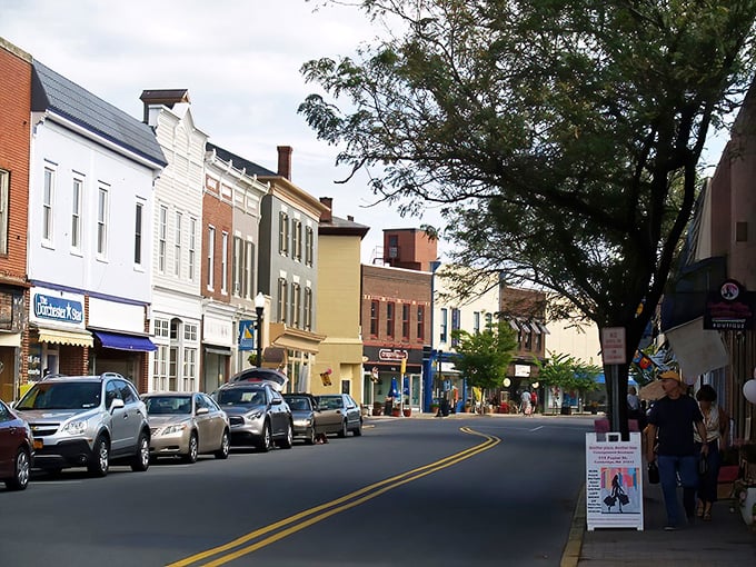 In Cambridge’s downtown, colorful storefronts and historic brick facades create a walkable main street full of small-town charm.