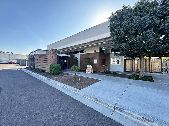 Modern meets timeless at this sleek spot where serious pit masters work their smoky magic.