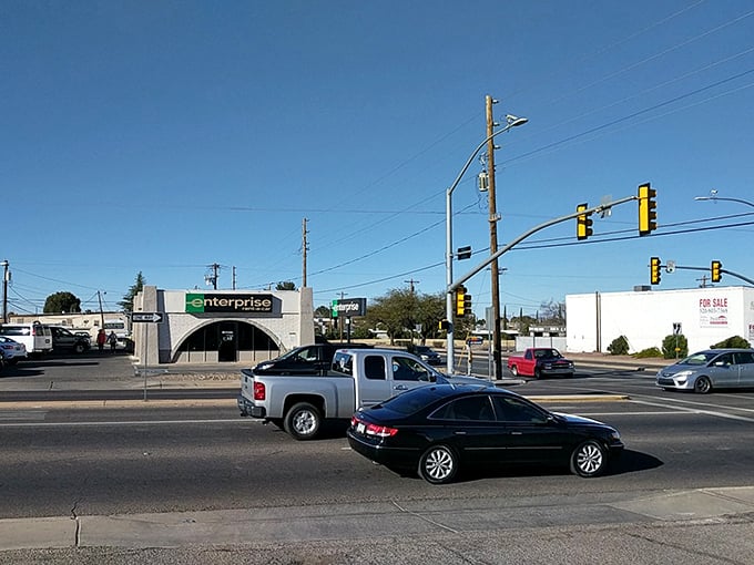 Sierra Vista: Nothing glamorous here—just everyday life in motion, where stoplights and pickups write the city’s unscripted rhythm.