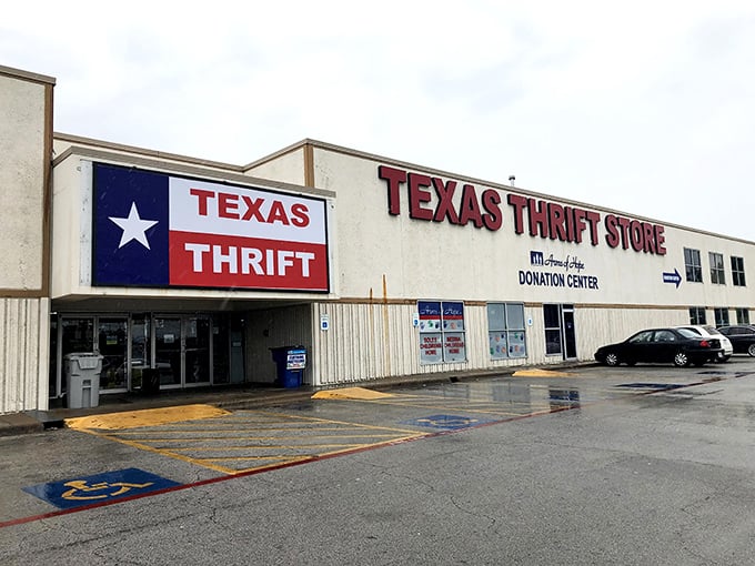 Texas Thrift Arlington proudly flies its colors on this massive building. Everything really is bigger in Texas, including the deals!