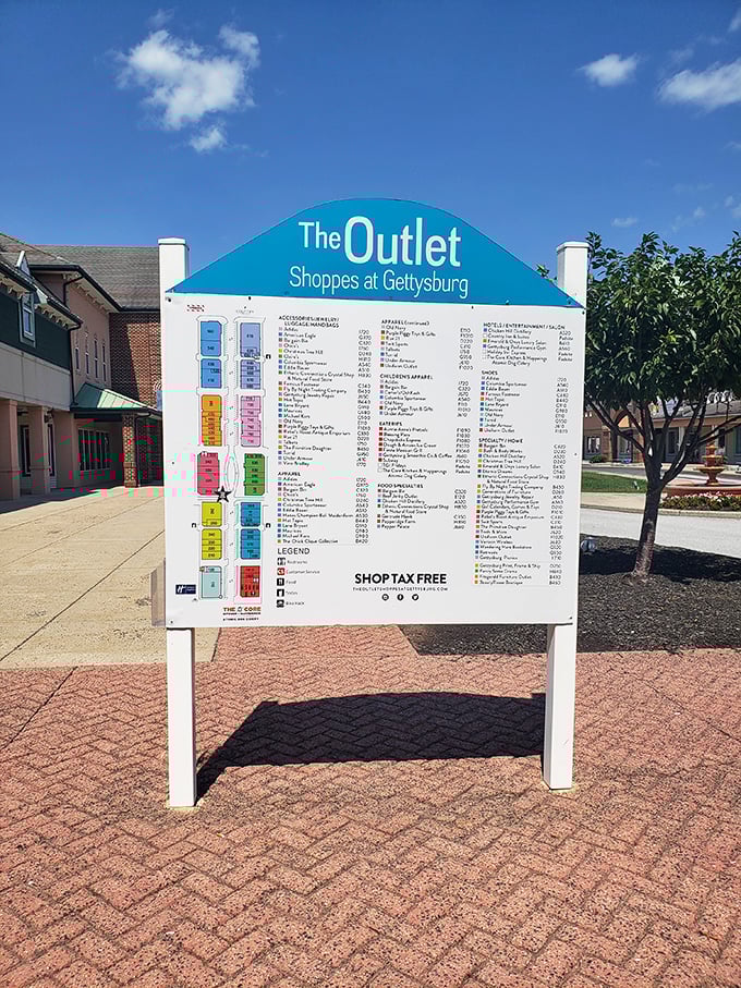 Distinct color-coded sections help shoppers find their way while exploring the mall’s stores.
