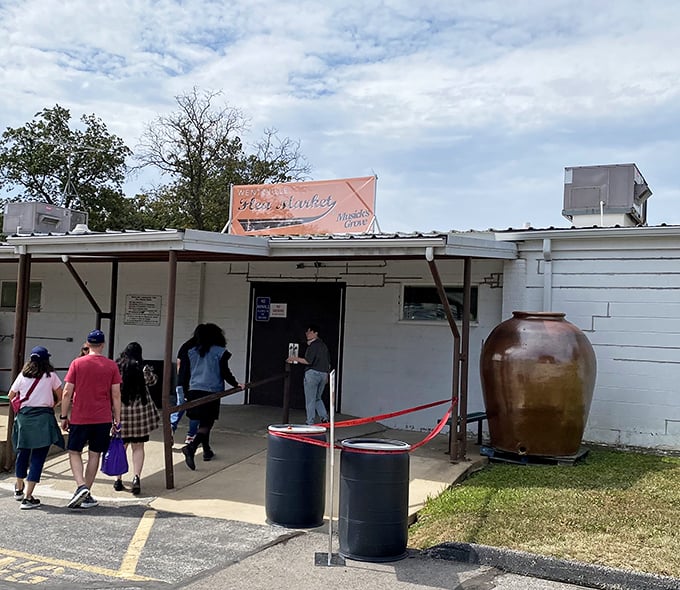 Sometimes the best treasures hide behind the most unassuming storefronts – this place proves it perfectly.