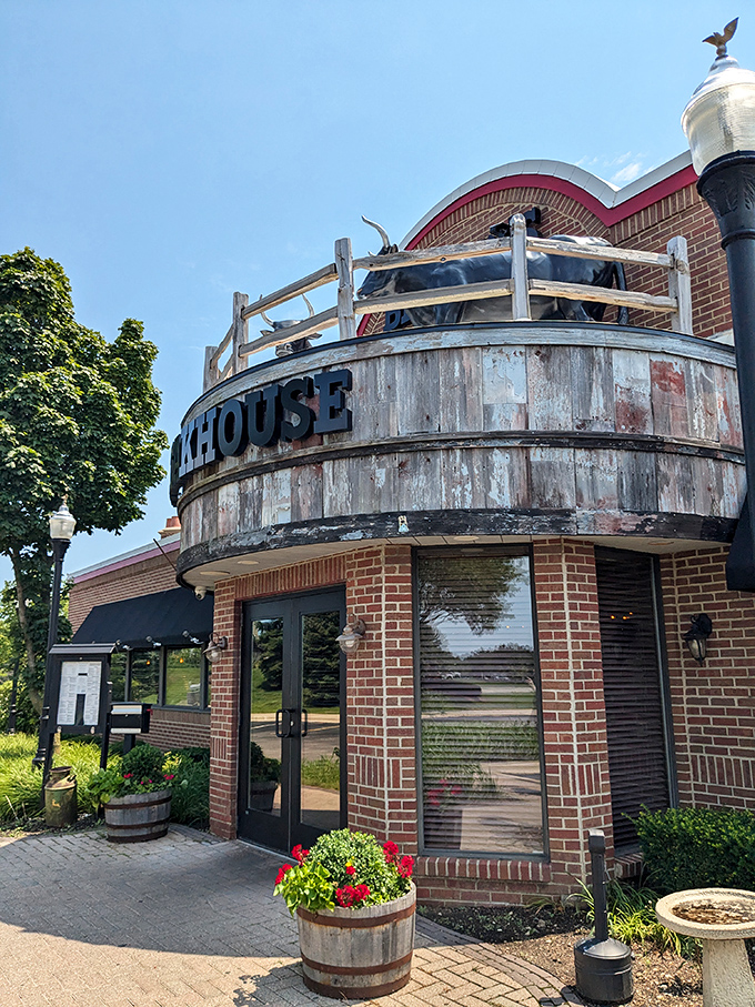 Classic brick and weathered wood - the kind of timeless look that promises timeless flavors. 