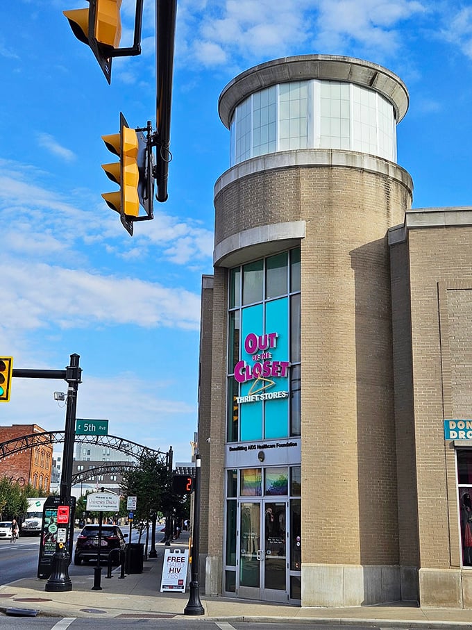 Columbus thrifting gets an architectural upgrade! This building would look right at home hosting fashion week instead of fantastic deals.