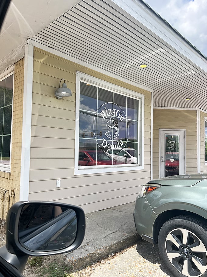 Sometimes the best donuts come from places that look like your favorite neighborhood hangout. 