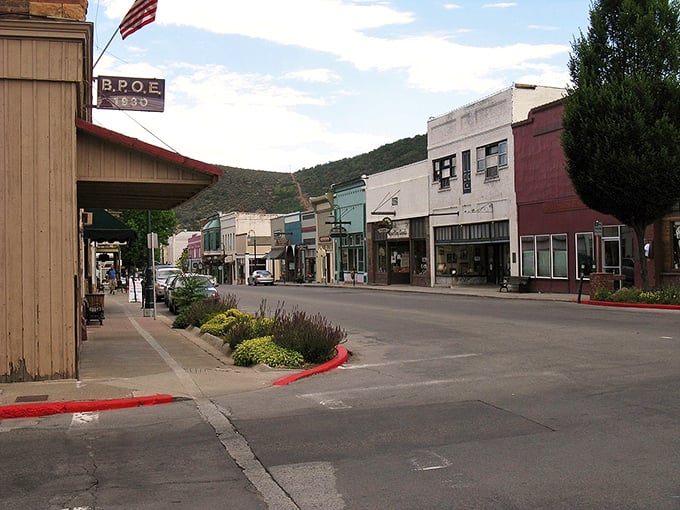 Historic Main Street maintains its Gold Rush elegance while keeping modern prices refreshingly down-to-earth and wallet-friendly.