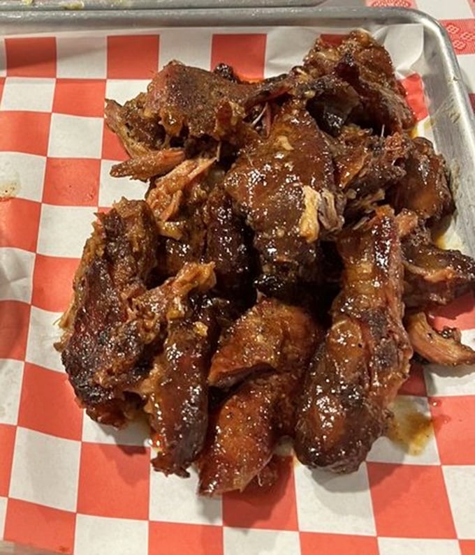 These rib tips aren't just food—they're a religious experience. The kind of meat that makes you close your eyes and forget your table manners.