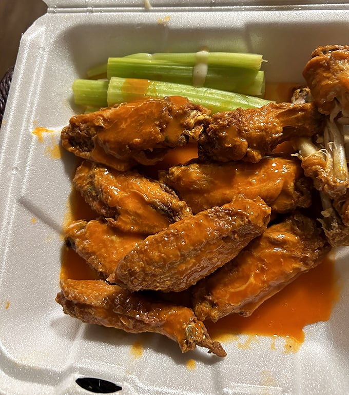 Buffalo wings that don't mess around. Crispy, saucy, and served with cooling celery – the ideal pizza wingman.