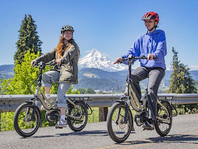 Mountain views that stop you in your tracks—literally. E-biking near Hood River offers a different perspective on Oregon's majestic landscape.