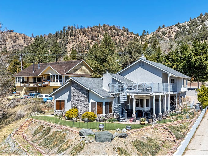 Mountain homes that look like they were designed by someone who actually understands the concept of "getting away from it all."