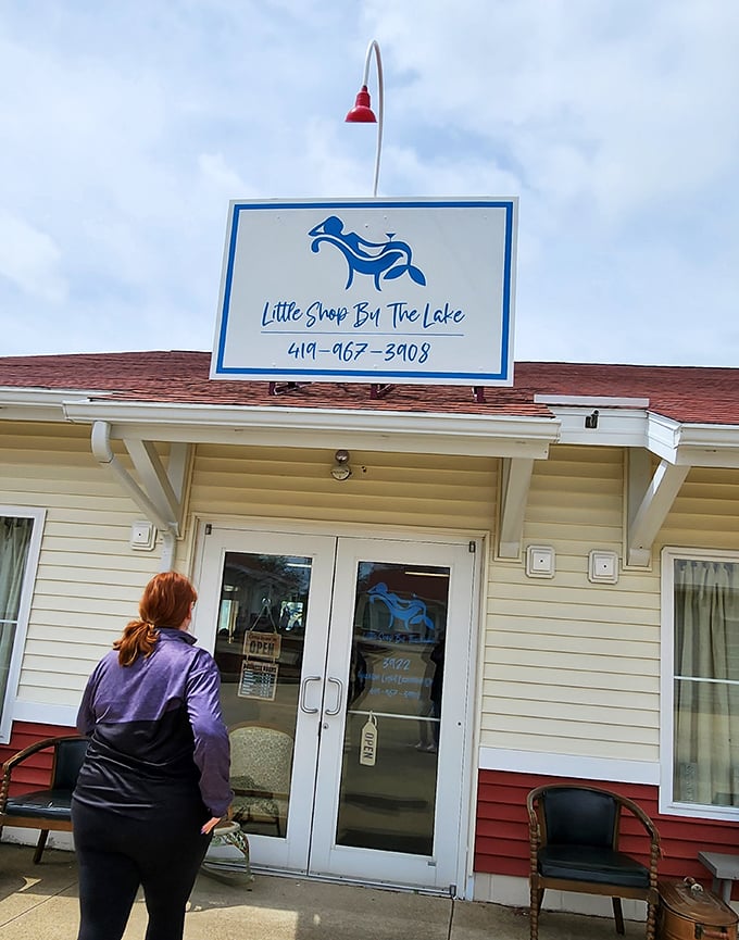 Little Shop By The Lake offers waterfront retail therapy – because nothing says "vacation" like shopping with a gentle lake breeze.