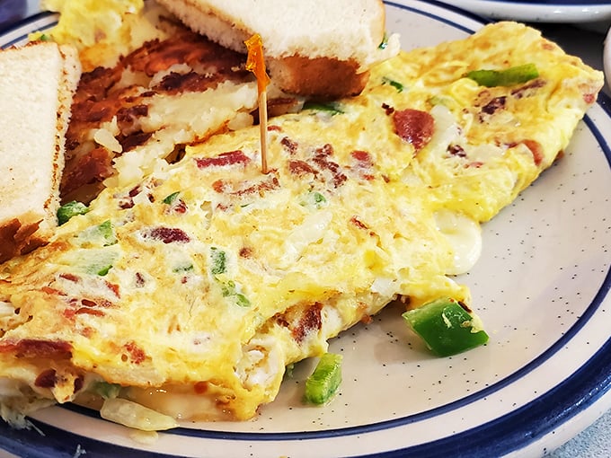 This Western omelet doesn't just speak to you—it serenades you with perfectly melted cheese and vegetables that still have some fight left in them.