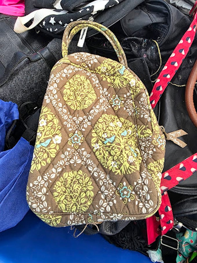 Someone's discarded Vera Bradley is another's jackpot find. This floral lunch bag has stories to tell and lunches yet to carry.