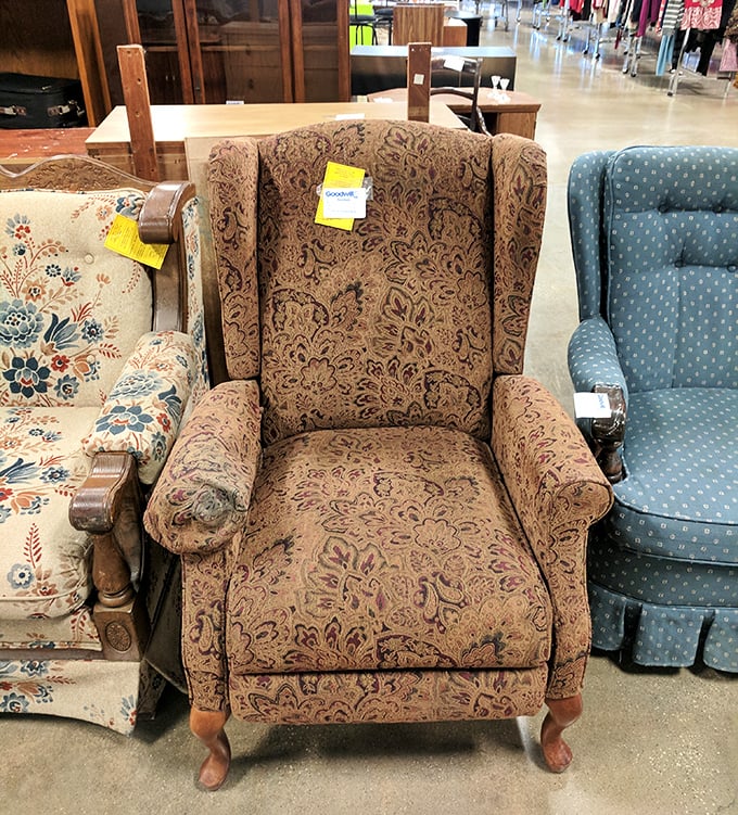 Throne room shopping! These vintage recliners have seen decades of TV dinners and football Sundays, just waiting for their next chapter.