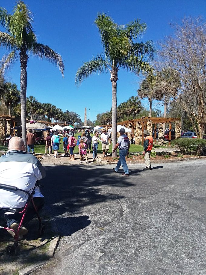 Festival day brings the locals out to celebrate. Nothing says "community" like gathering under palm trees for a shared love of nature.