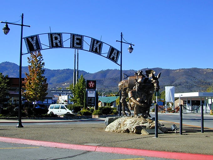 Nothing says "welcome to town" like a giant arch and a gold miner statue. Yreka announces itself with the subtlety of your enthusiastic uncle at Thanksgiving dinner.
