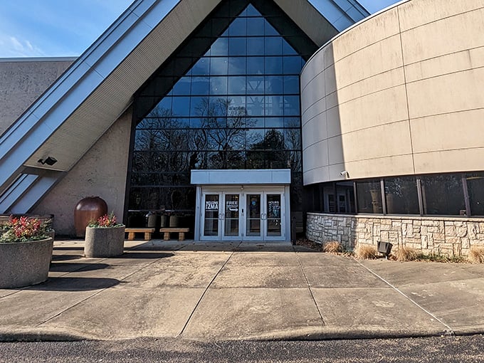 The Zanesville Museum of Art's striking modern architecture stands in contrast to the city's historic buildings—like finding an iPhone in your grandmother's hope chest.