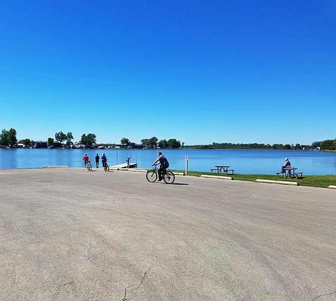Cyclists discover the joy of lakeside riding on a perfect blue-sky day. The best kind of spin class has no walls.